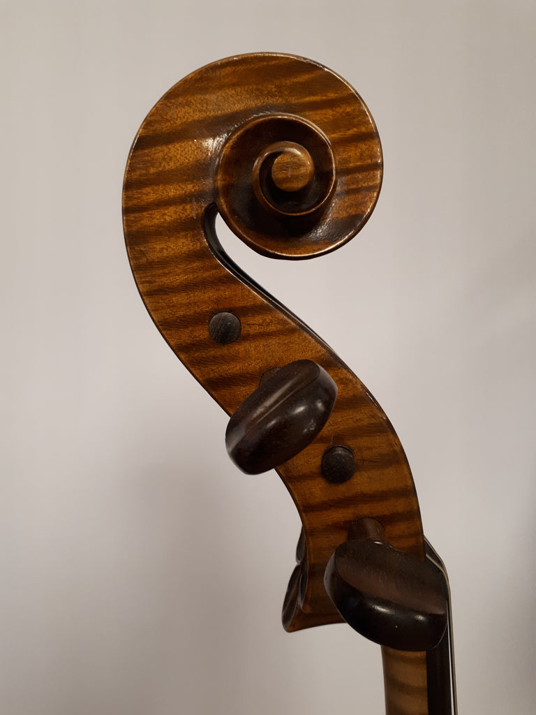 Cello – Slab cut back ca. 1920 – Luxury Violins
